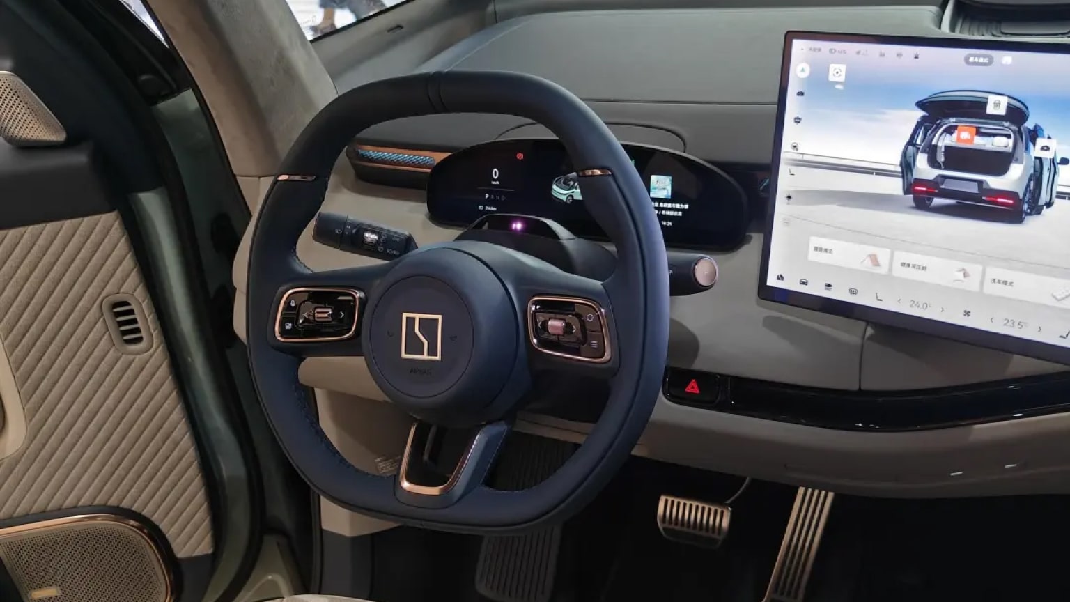 Zeekr Mix MPV arrived at dealers with 3 sliding doors and 415 hp