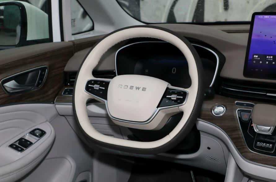 SAIC's Roewe iMAX 8 DMH MPV with 1,536 km range launched