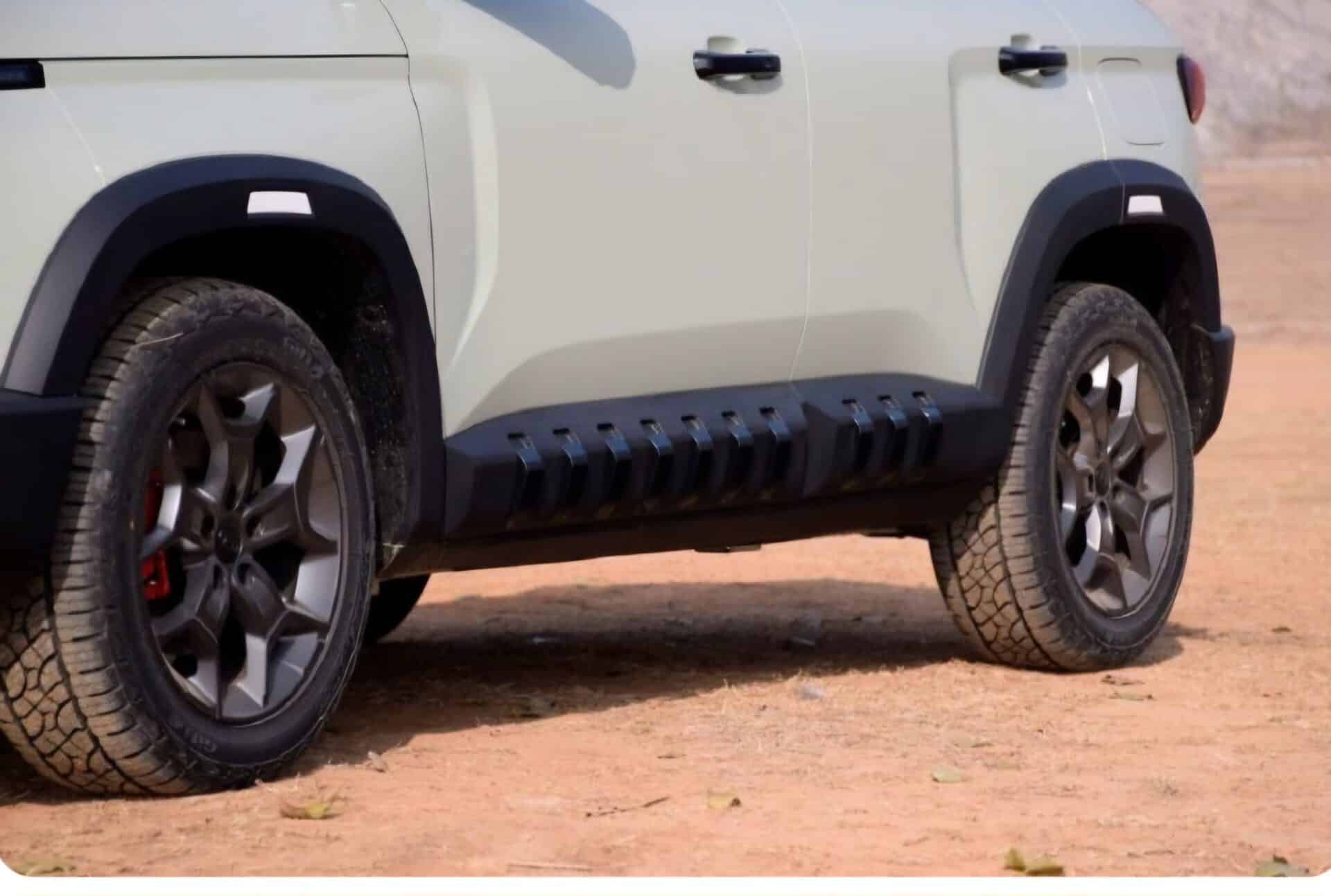 Geely Cowboy SUV opened presale starring at 13,300 USD