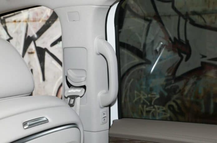 SAIC's Roewe iMAX 8 DMH MPV with 1,536 km range launched