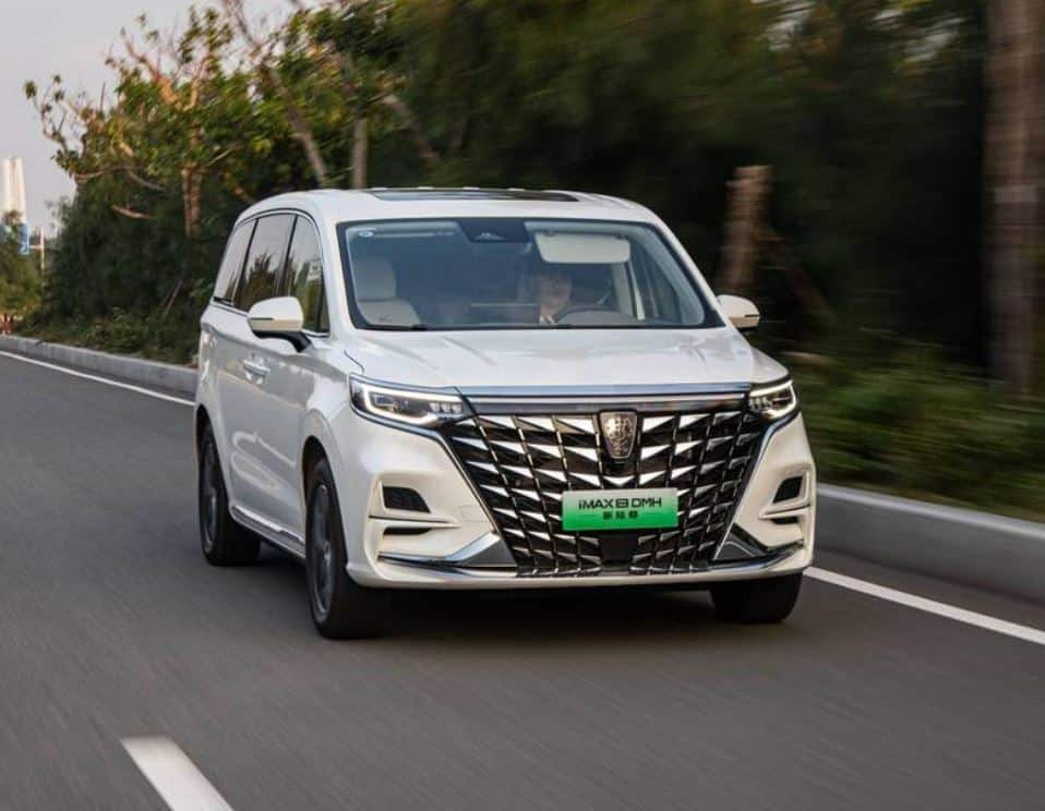 SAIC's Roewe iMAX 8 DMH MPV with 1,536 km range launched