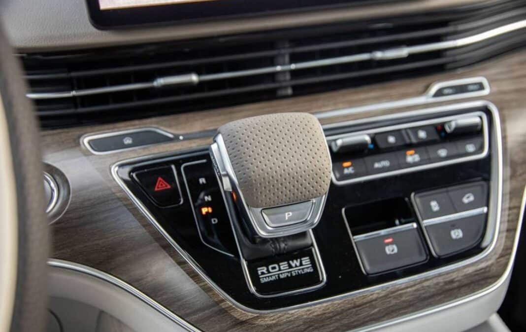 SAIC's Roewe iMAX 8 DMH MPV with 1,536 km range launched