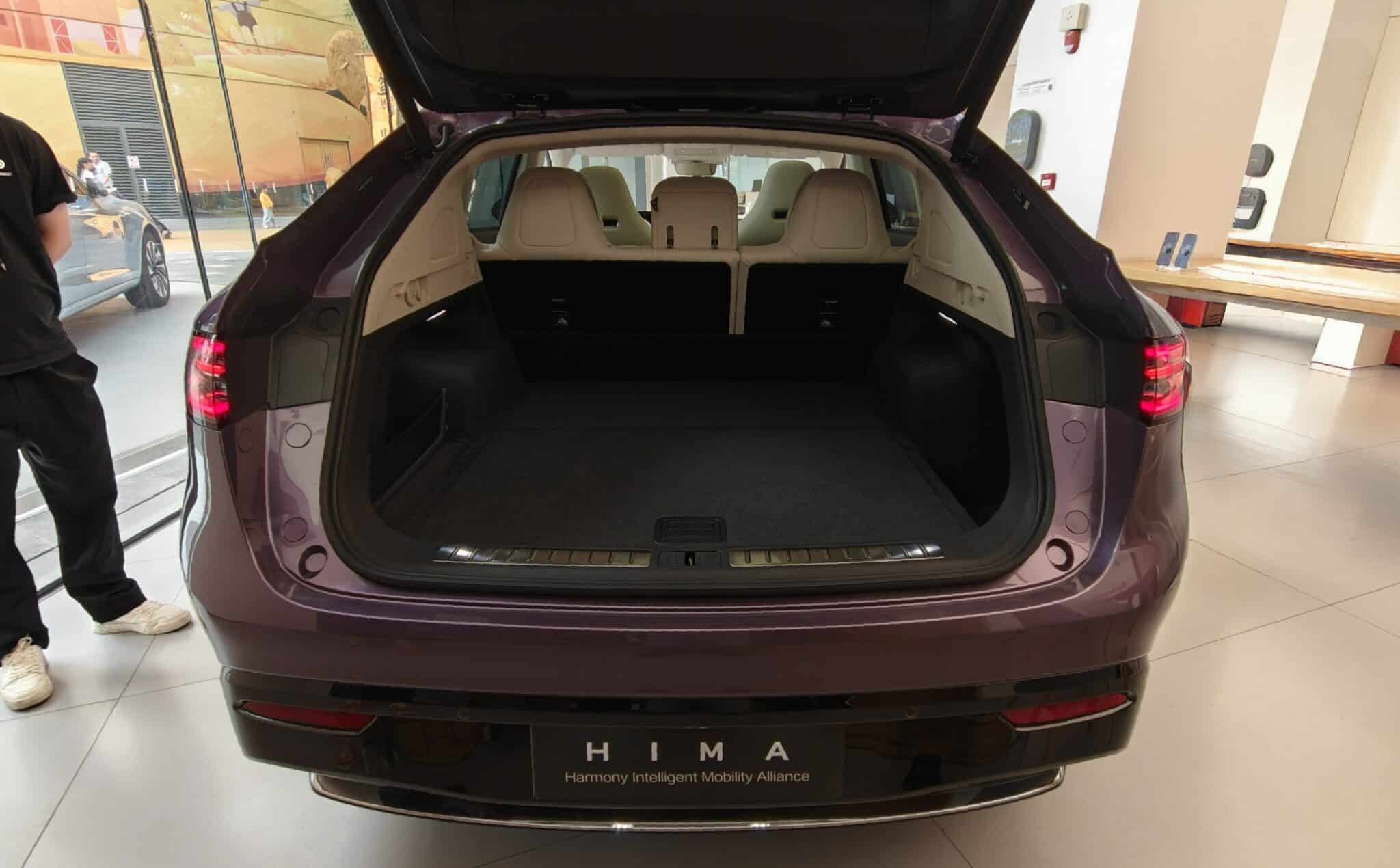 Sunday China Drive | Luxeed R7: fusions speed, luxury, with Huawei ...