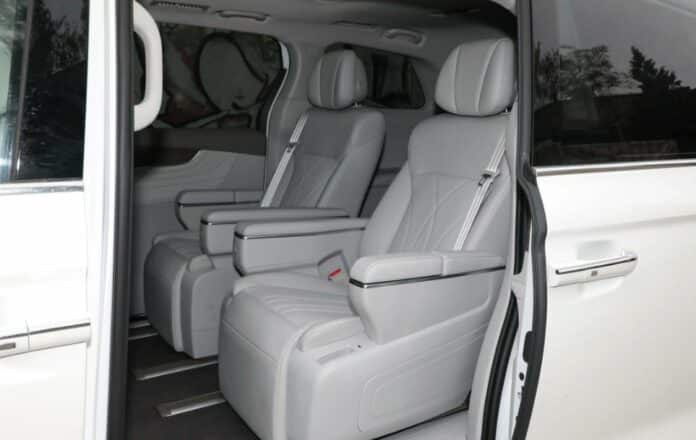 SAIC's Roewe iMAX 8 DMH MPV with 1,536 km range launched