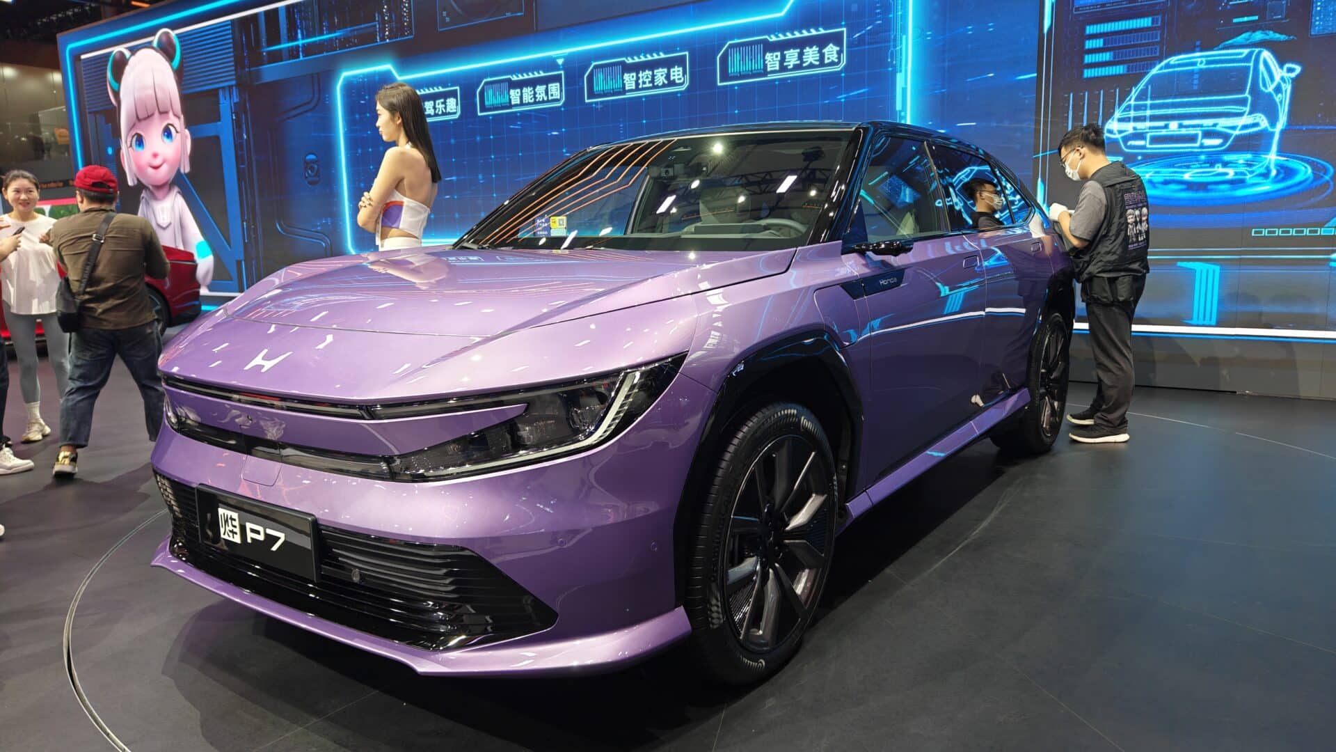Guangzhou Auto Show with over 1,100 vehicles, nearly half NEVs