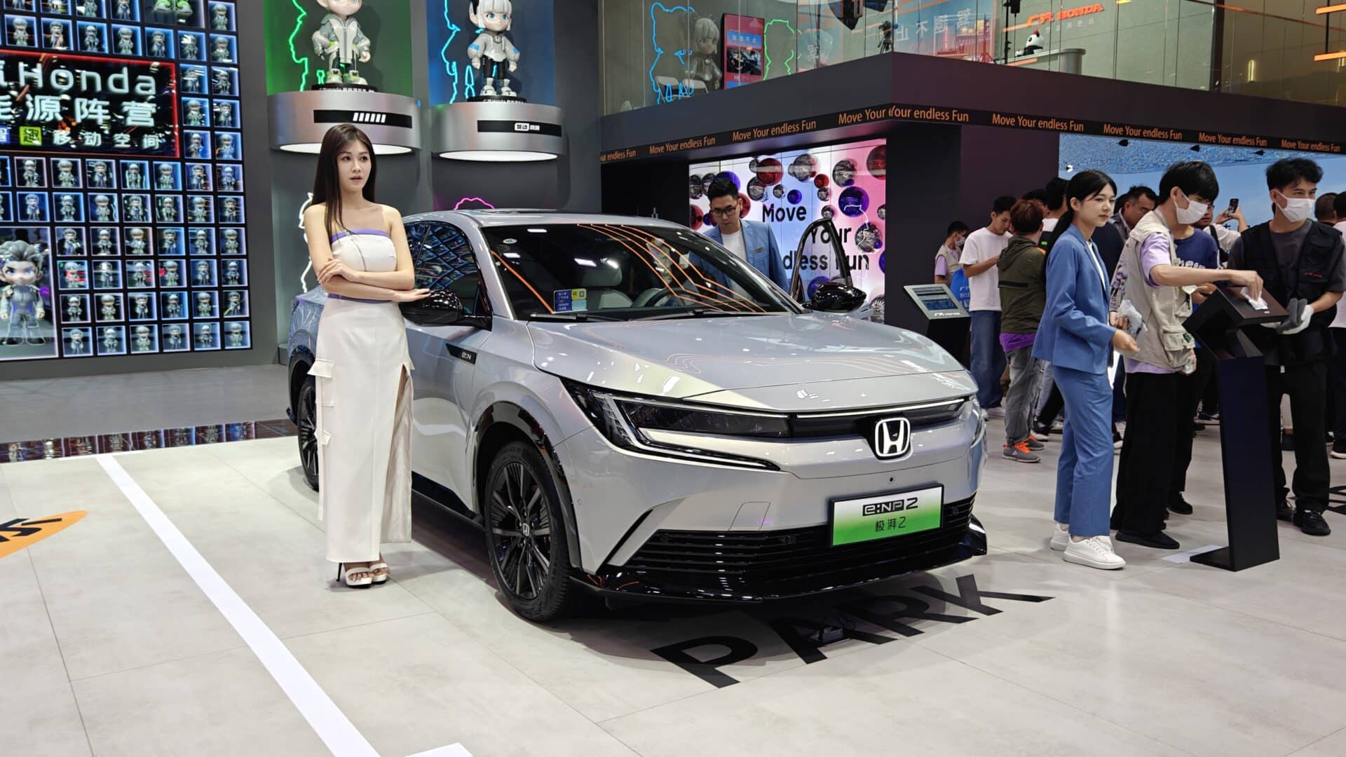 Guangzhou Auto Show with over 1,100 vehicles, nearly half NEVs