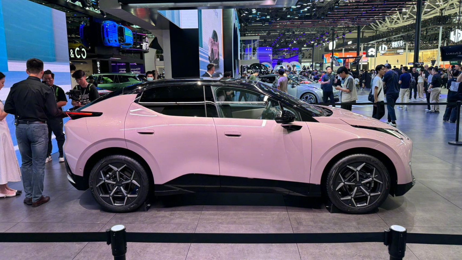 Lynk & Co Z02 pre-sale in China for 20,200 USD