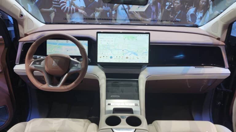 BYD Xia reveals interior with heated and ventilated third-row seats