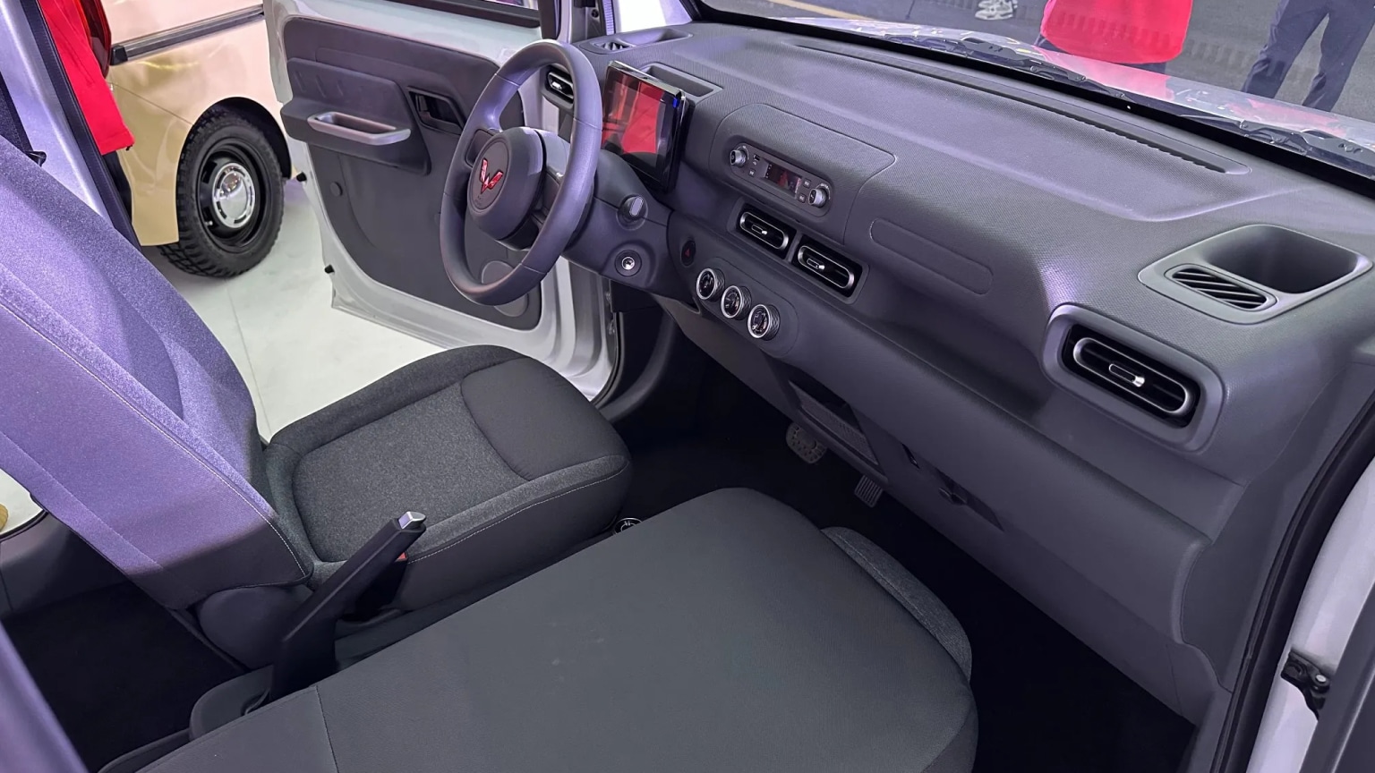 GM’s JV released Wuling Zhiguang EV K-car with 17.6 kWh battery