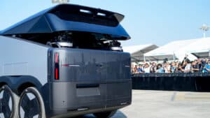 280K USD Xpeng flying car gets 2,000 orders after public flight