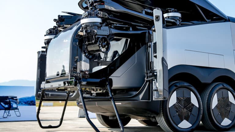 280K USD Xpeng flying car gets 2,000 orders after public flight