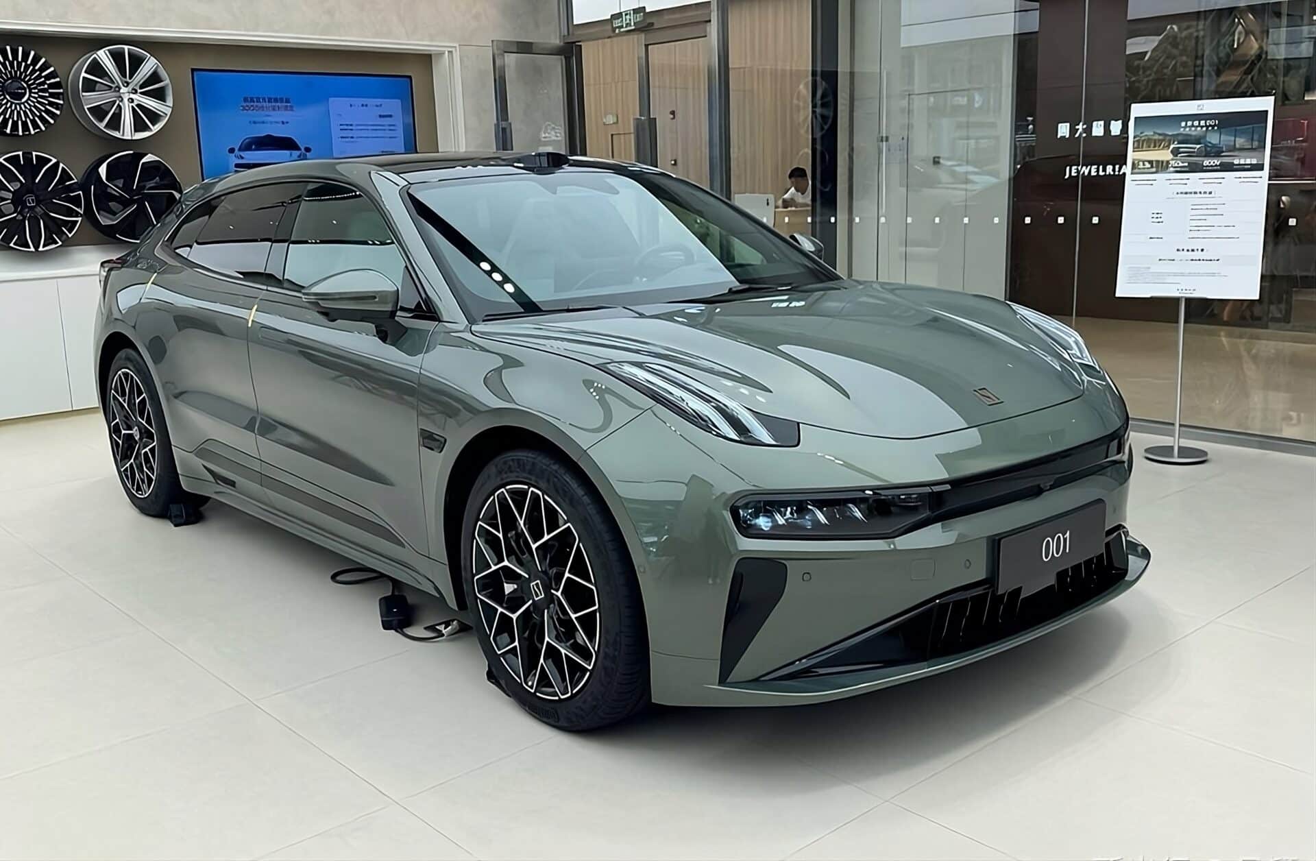 Zeekr 001 is the fastest EV in China to deliver 250,000 vehicles ...