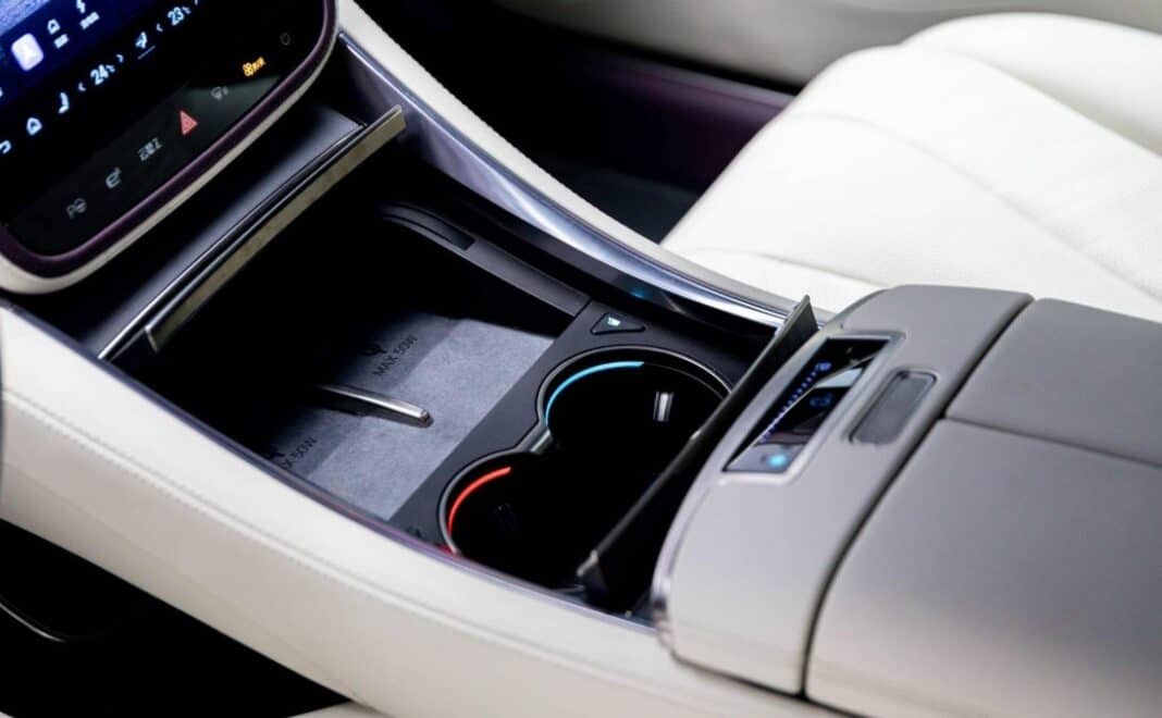 Yangwang U7 PHEV exposed with 2.0T engine and four electric motors