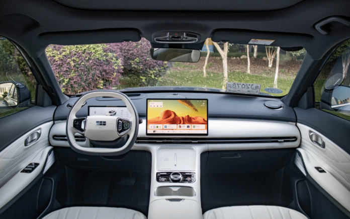 Geely Galaxy Starship 7 PHEV with 1,420 km range launched