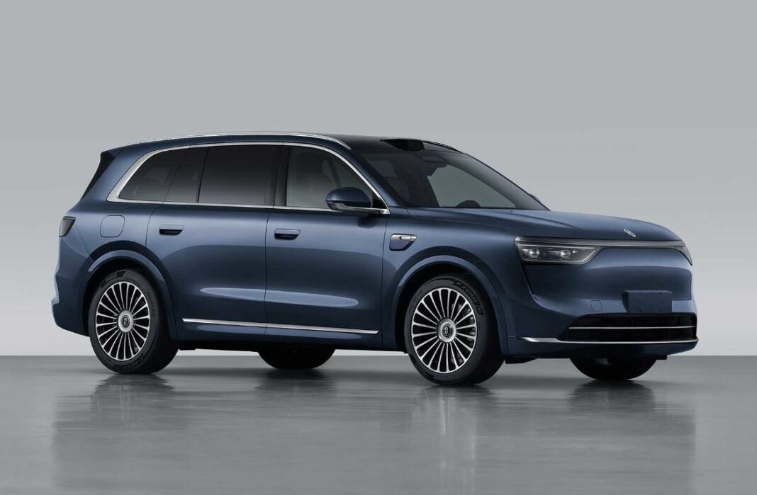 Aito M8 EREV with Huawei techs revealed by Chinese MIIT