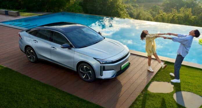 Geely Galaxy L6 EM-i PHEV sedan official images unveiled