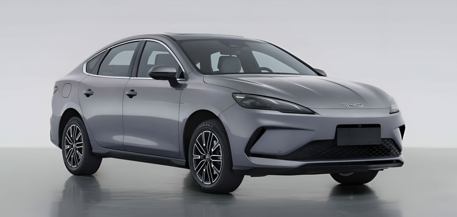 BYD Seal 05 DM-i: compact hybrid sedan pre-sales starts at 12,250 USD in China