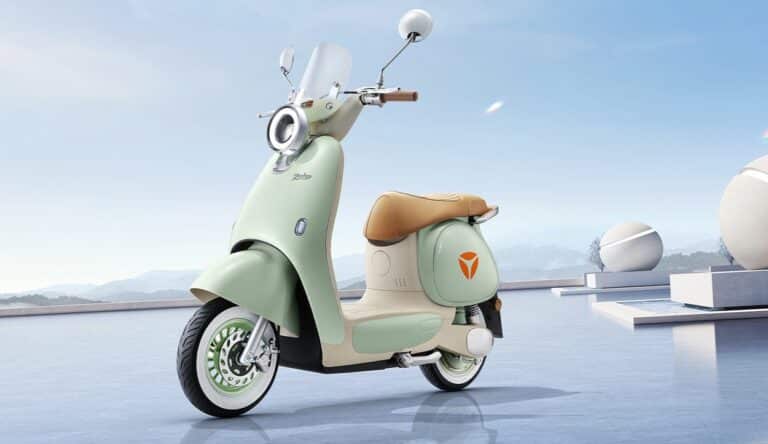 Yadea released first electric scooters with sodium-ion batteries ...