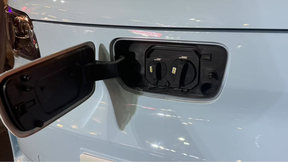 Wuling Zhiguang EV started pre-sales in China at 6,520 USD