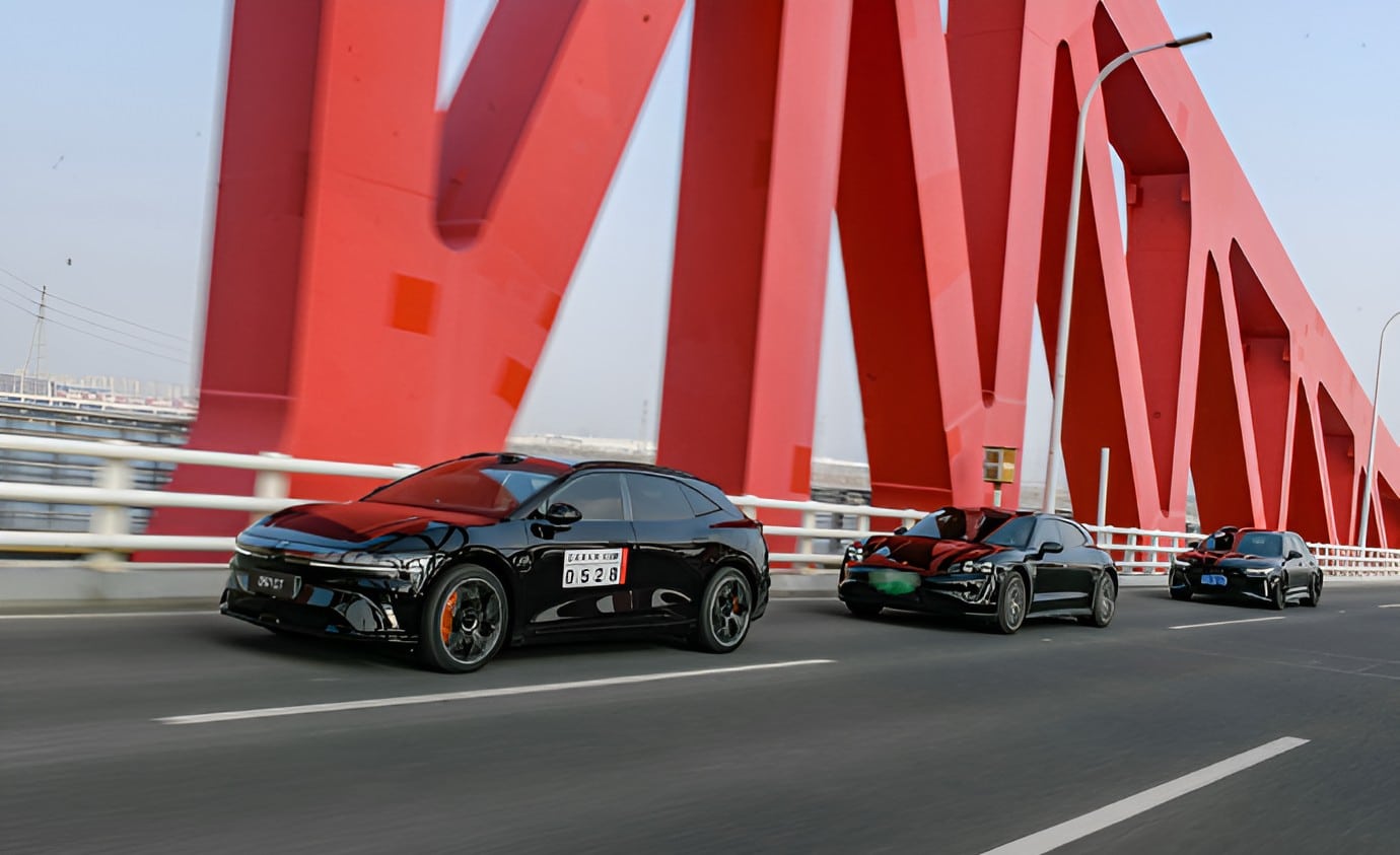 Zeekr 007 GT wagon being tested alongside Porsche and Audi performance EVs