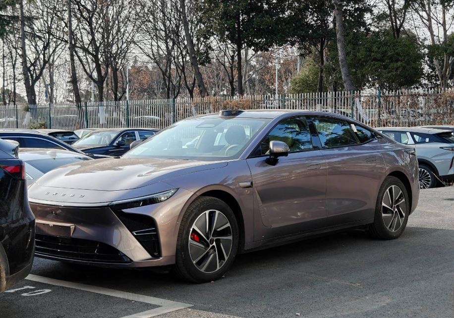 Chery's Exeed Exlantix ES EREV with 1,645 km range opened pre-sales ...