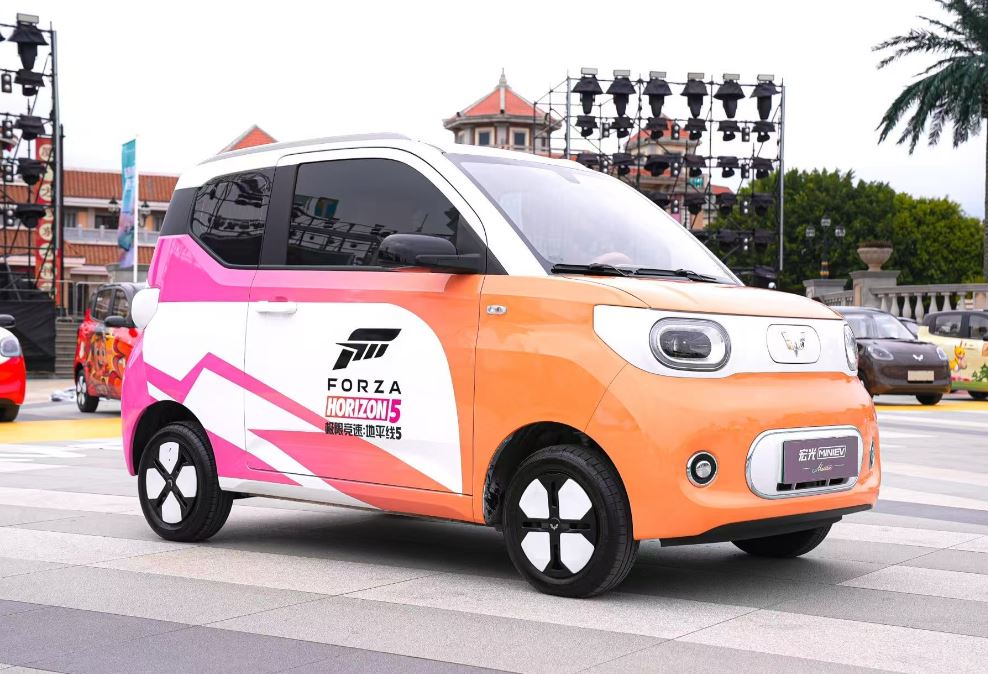 Five-door Wuling Hongguang Mini EV launched starting at 6,200 USD