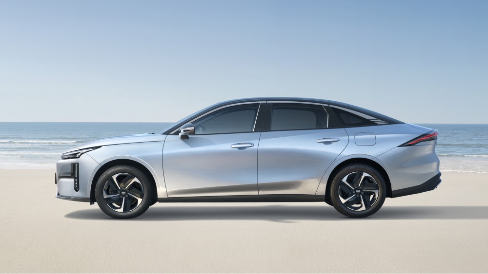 Geely Galaxy L6 EM-i sedan launched in China to rival BYD Qin L