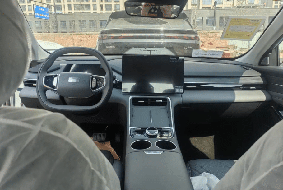 Geely Galaxy L6 EM-i PHEV with 2,000 km range will launch on February 15 in China