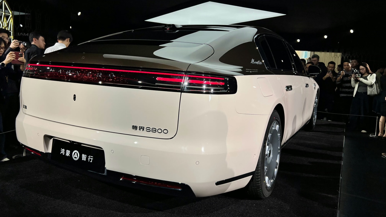 Maextro S800 released in China as Maybach rival with 6C charging