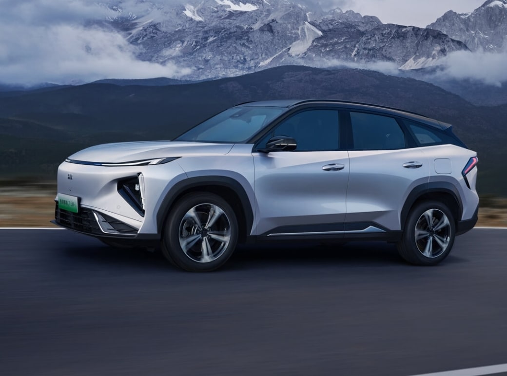 Geely Galaxy L7 EM-i PHEV with 1,240 km range launched starting at 16,000 USD