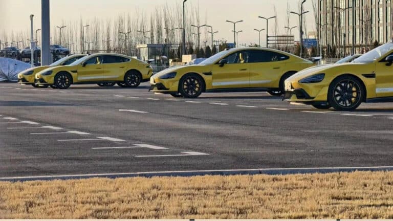 Xiaomi SU7 Ultra sedans with 1,500 hp pile up at the Beijing factory