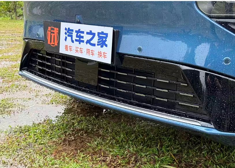 2025 Xpeng G9 all-electric SUV with 725 km range officially unveiled in China