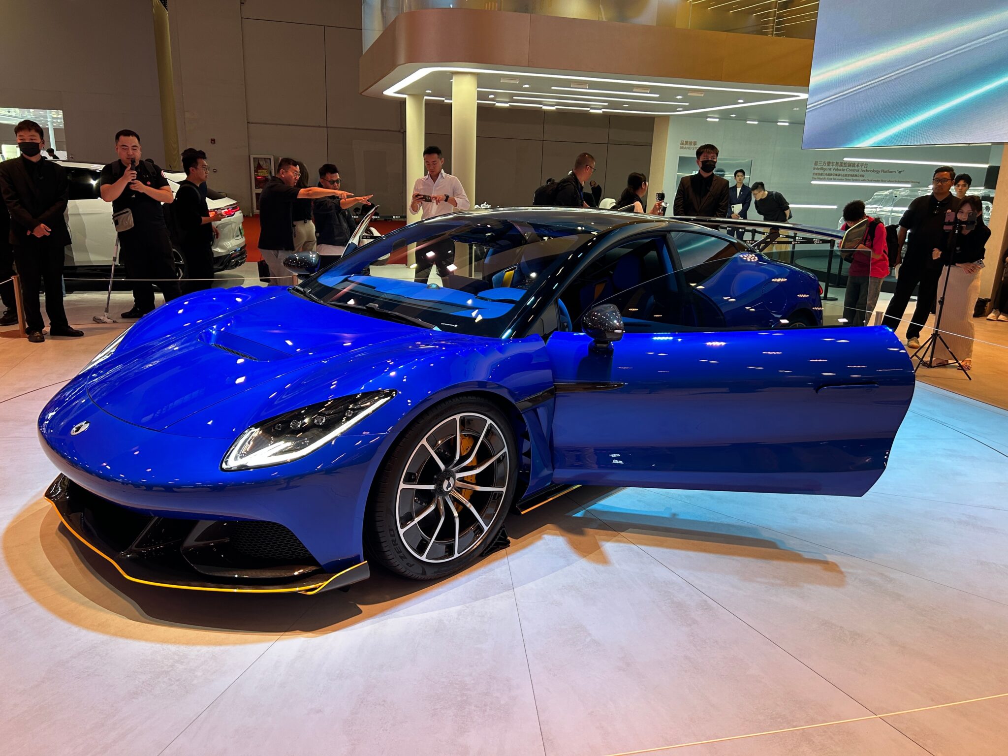 BYD Denza unveiled its first concept coupé—an all-electric four-seater ...