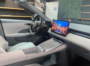 SAIC Roewe D6 sets new Guinness power consumption record for EV in China