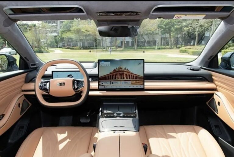 Geely Galaxy Starshine 8 PHEV sedan with G-Pilot opens pre-sale ...