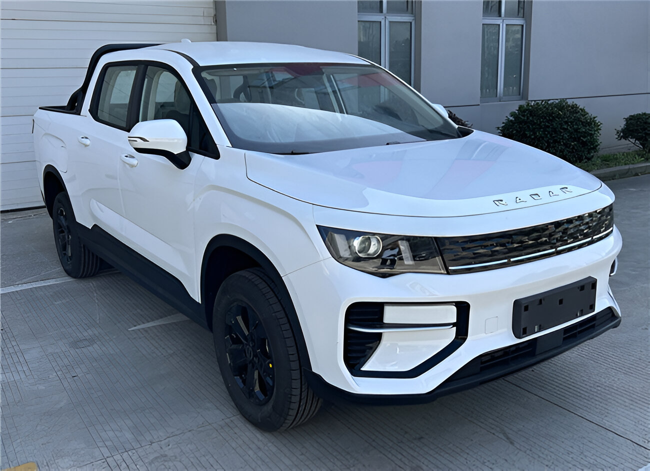 Geely's Radar hybrid pickup debuts with 3DHT gearbox and 1,000 km range ...