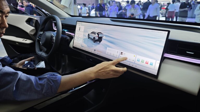 Mazda EZ-60 SUV makes world debut with 26-inch screen & 1,300km range ...