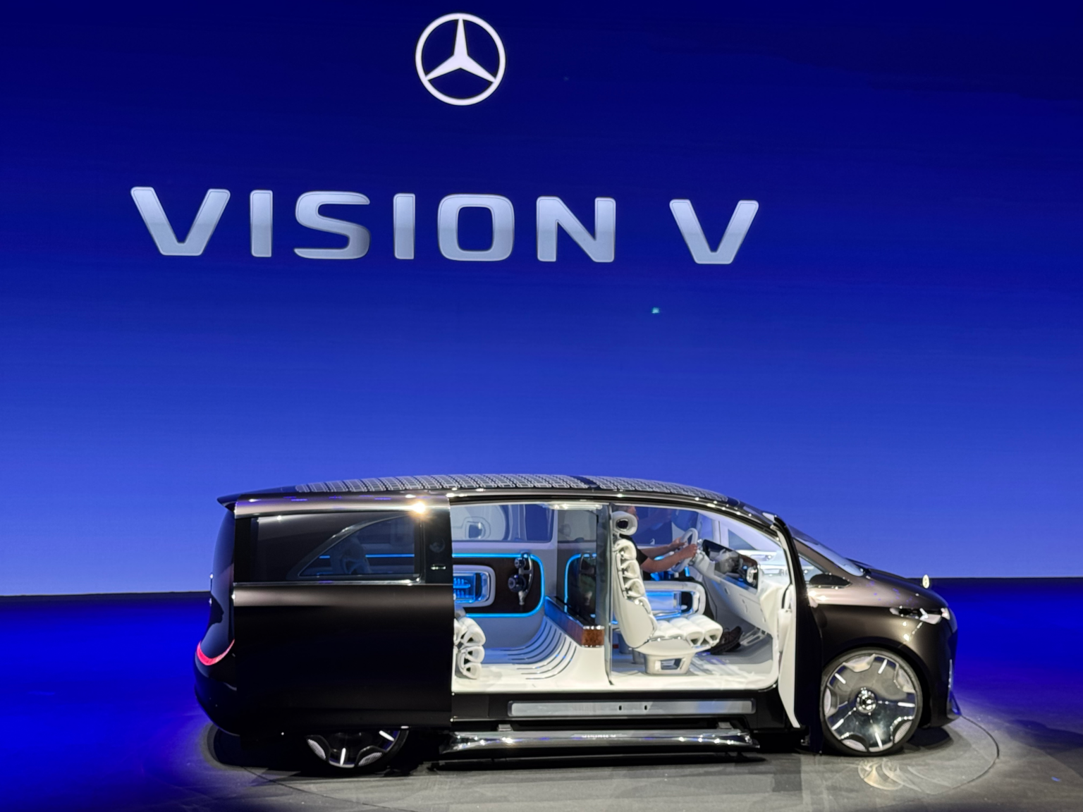 Mercedes-Benz debuts Vision V Concept MPV with futuristic interior at ...