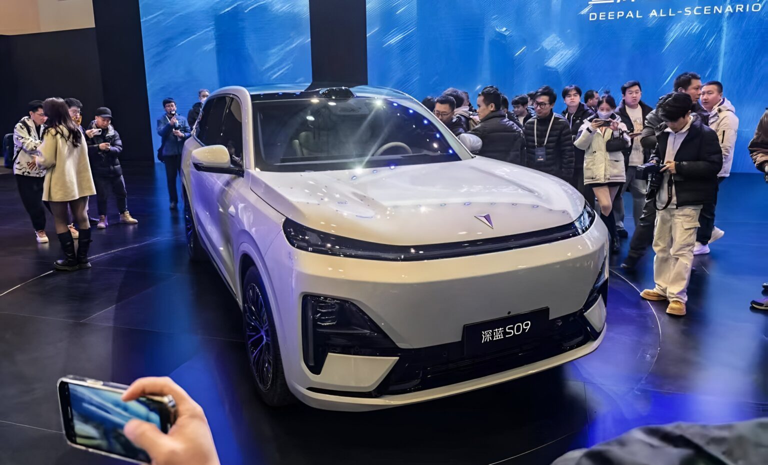 Deepal S09 launched in China with more than 21,000 orders