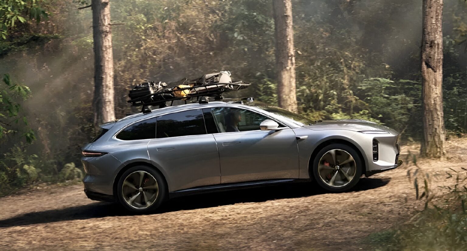 Nio reveals 2025 ES6, EC6, ET5 & ET5T; presales start May 10