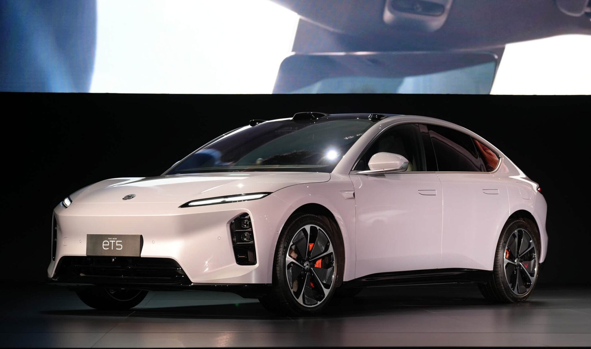 Nio launches updated ET5/ ET5 Touring with 1,055 km range, starting at 41,100 USD