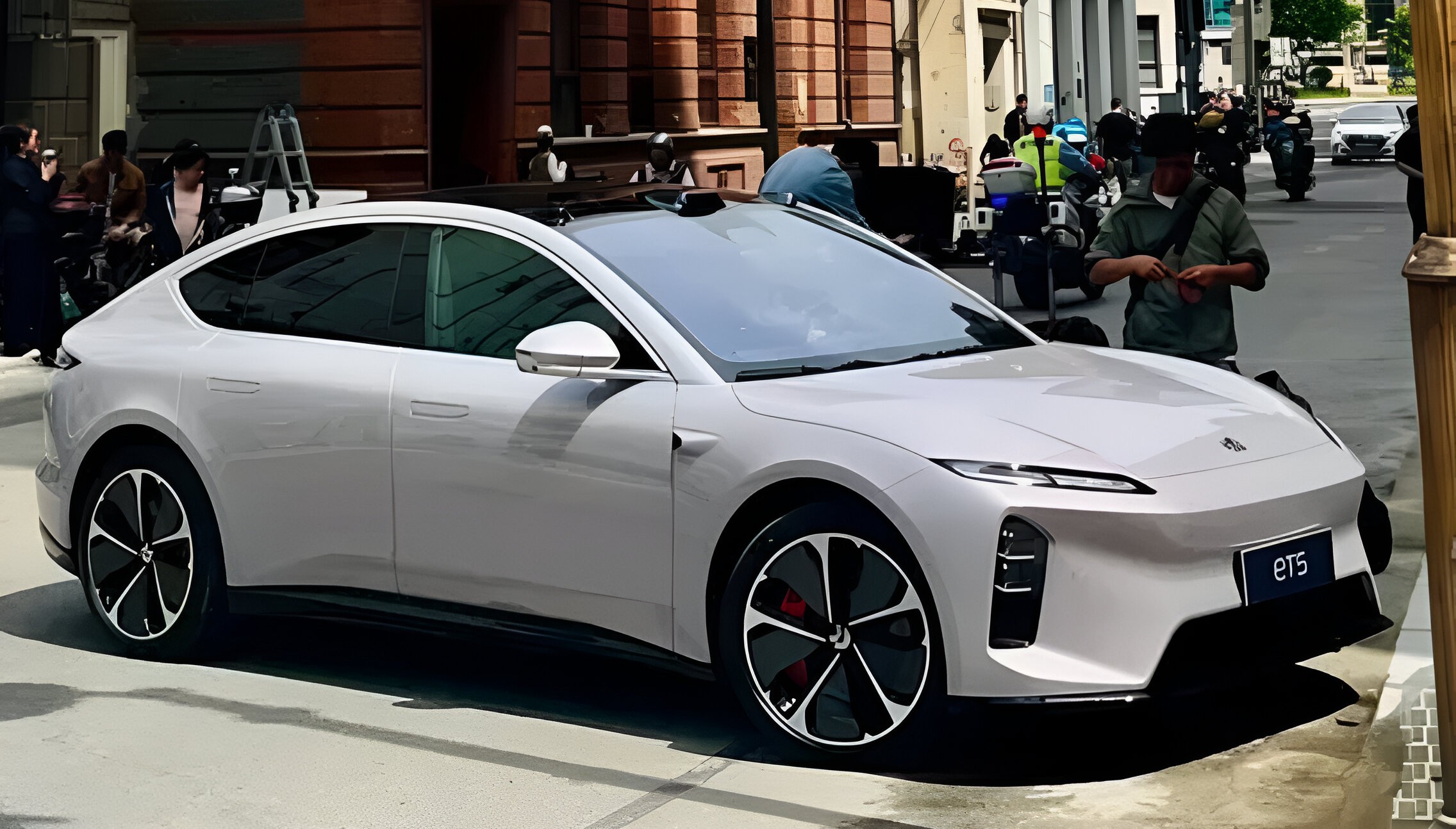 Nio ET5 2025 spied: brings in-house 5nm chip with AI