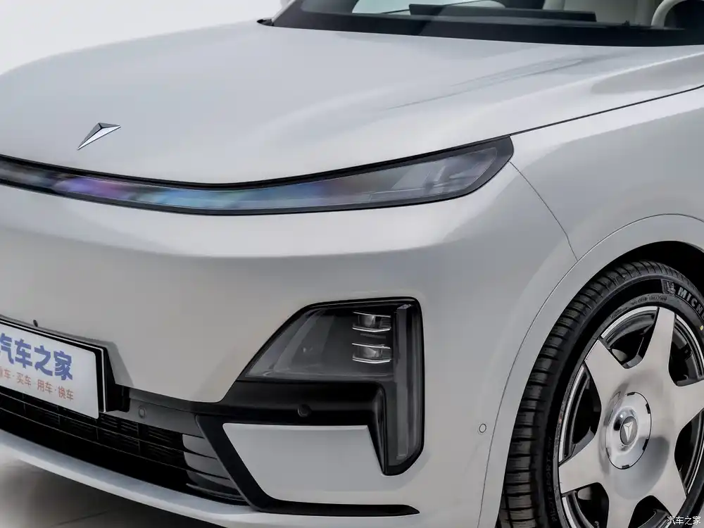 Deepal S09 launched in China with more than 21,000 orders