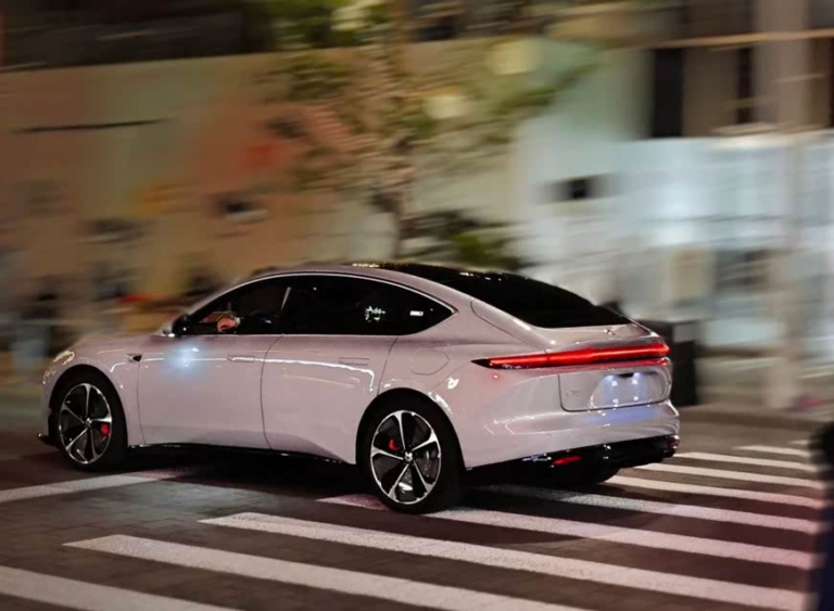 Nio ET5 2025 spied: brings in-house 5nm chip with AI