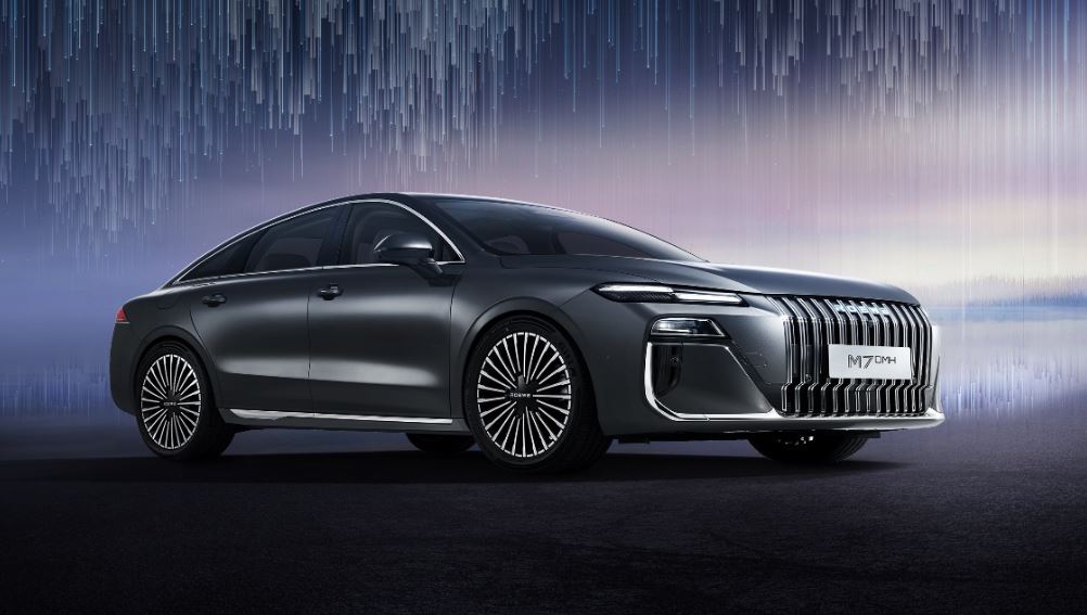 Created by former Rolls-Royce design chief, Roewe M7 DMH sedan revealed ...