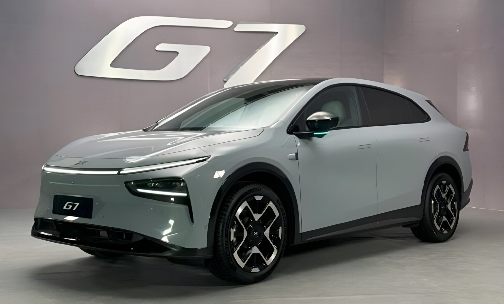 Xpeng G7 SUV officially unveiled: features AR-HUD and Turing AI Chips, from 32,400 USD in China