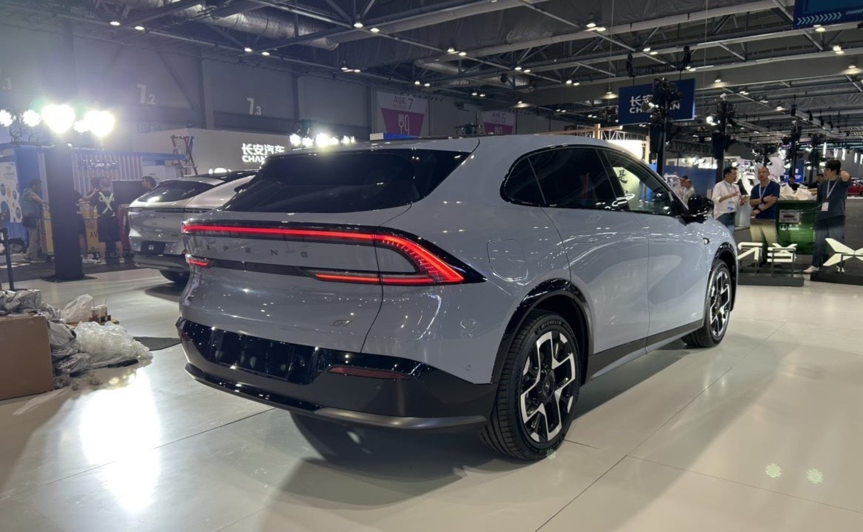 Xpeng G7 SUV officially unveiled: features AR-HUD and Turing AI Chips ...