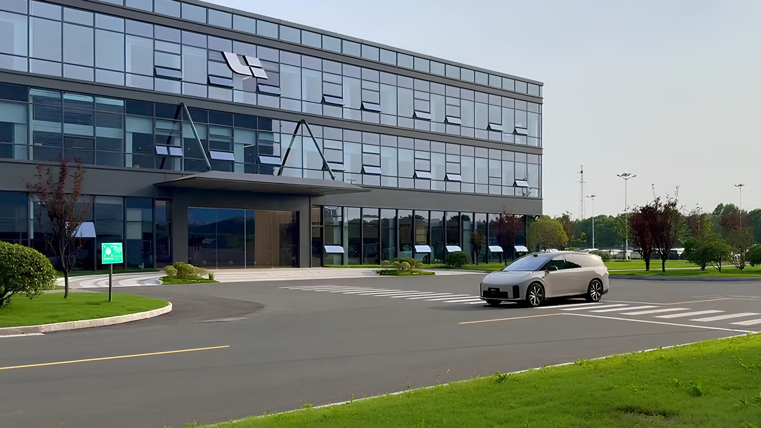 Li i8 high-end electric SUV reached final preparation stage in China