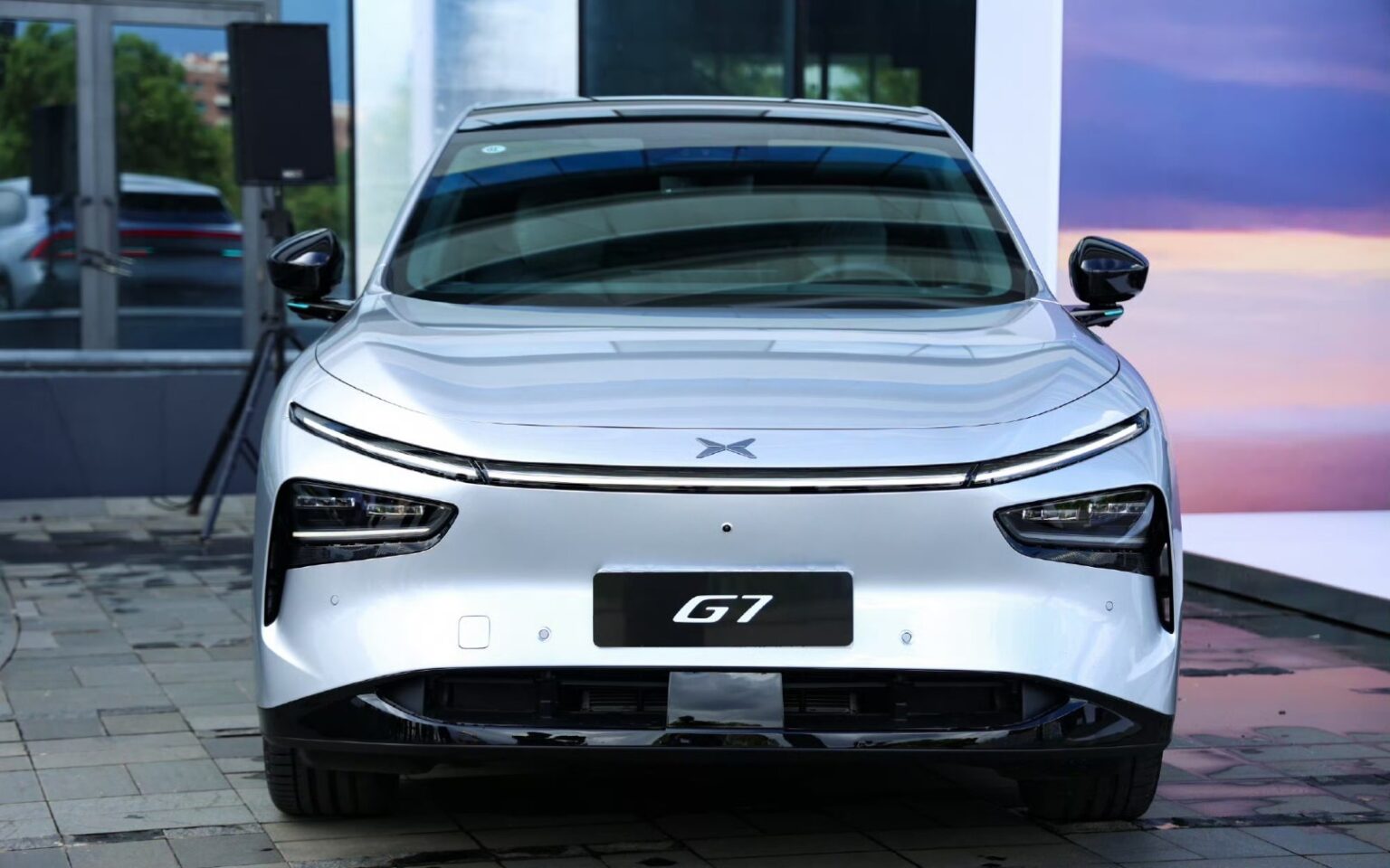 Xpeng G7 SUV officially unveiled: features AR-HUD and Turing AI Chips, from 32,400 USD in China