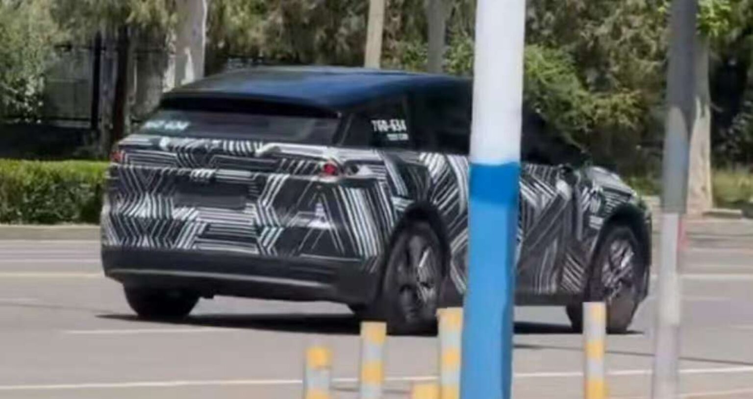 Li Auto i6 mid-size electric SUV spotted, Model Y rival expects ...
